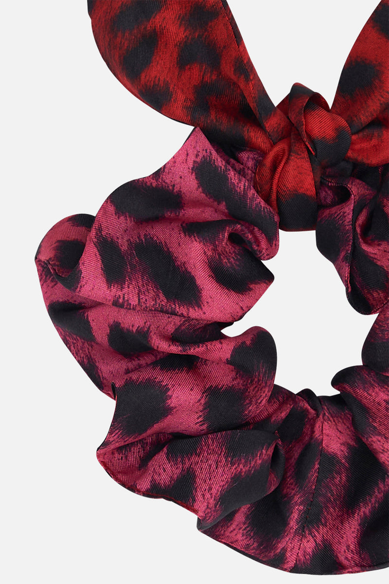 SCRUNCHIE LUCKY CHARMS – CAMILLA EU